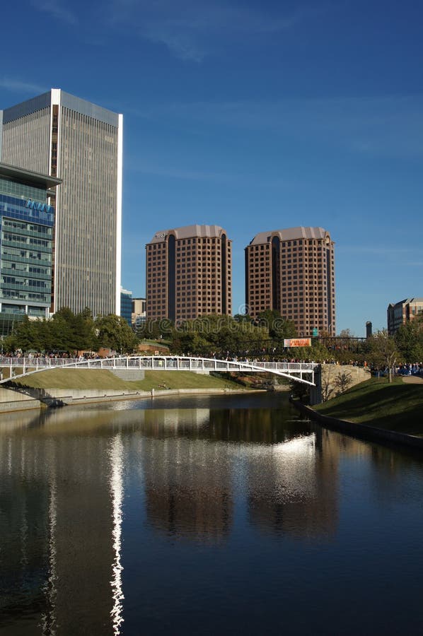 Downtown Richmond, Virginia Editorial Stock Photo - Image of reflecting ...