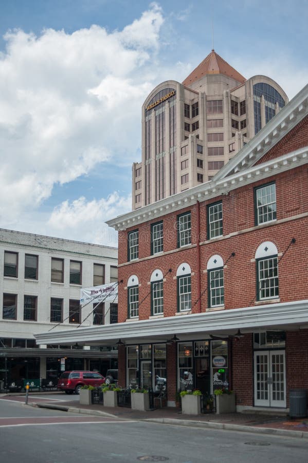 Downtown Roanoke editorial stock photo. Image of historic - 93510878