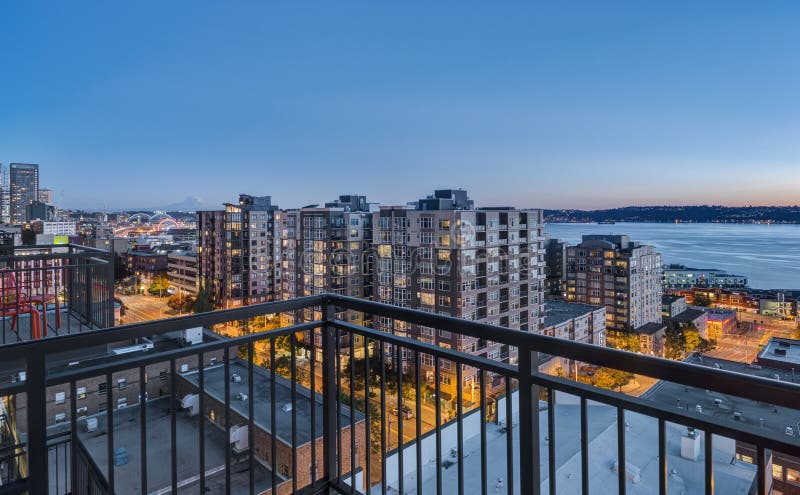 Downtown Seattle at the Blue Hour Editorial Image - Image of pacific ...