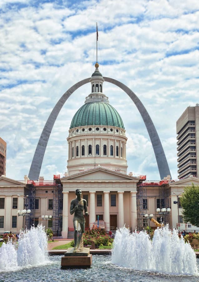 Downtown st louis editorial photo. Image of hotel, downtown - 15628416