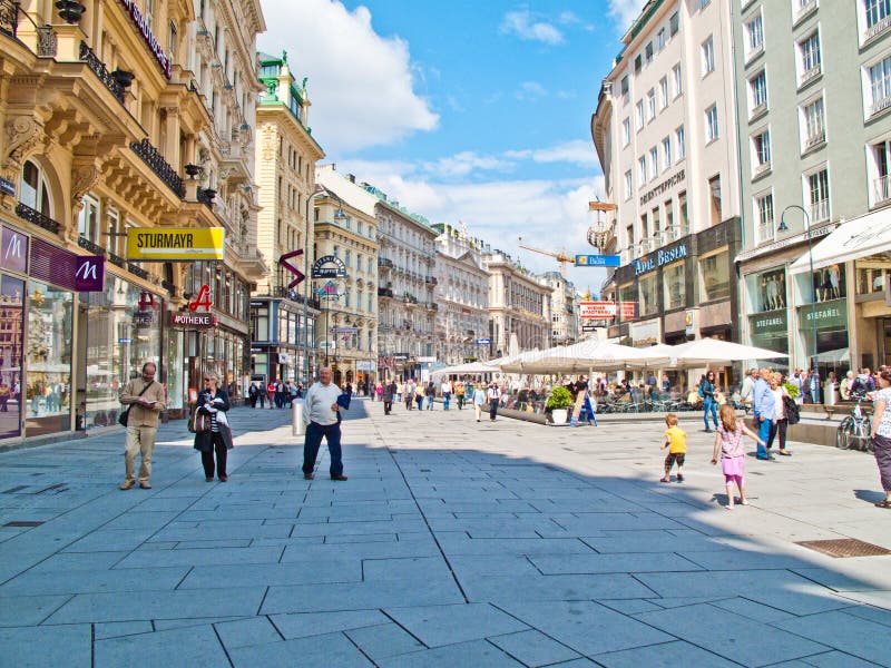 Downtown Vienna editorial stock image. Image of stephansplatz - 20927609
