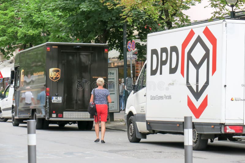 DPD et UPS photo éditorial. Image du livraison, camion - 56656536