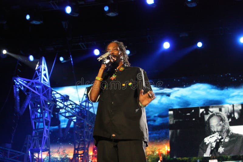 Dr Dre and Snoop Dogg in Concert at Coachella Editorial Photo - Image ...