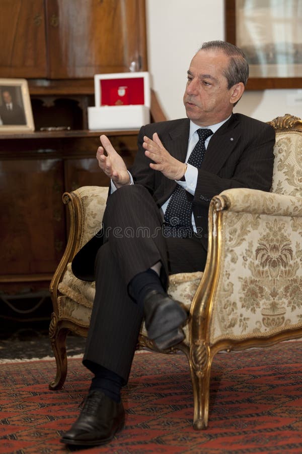 Dr. Lawrence Gonzi editorial stock photo. Image of journalism - 22360658