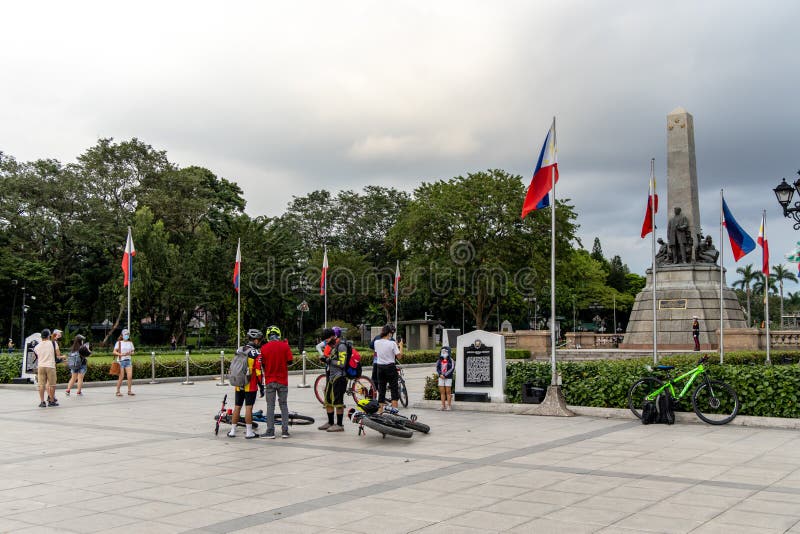 Dr. People Taking Commemorative Photos at Jose Rizal National Monument ...