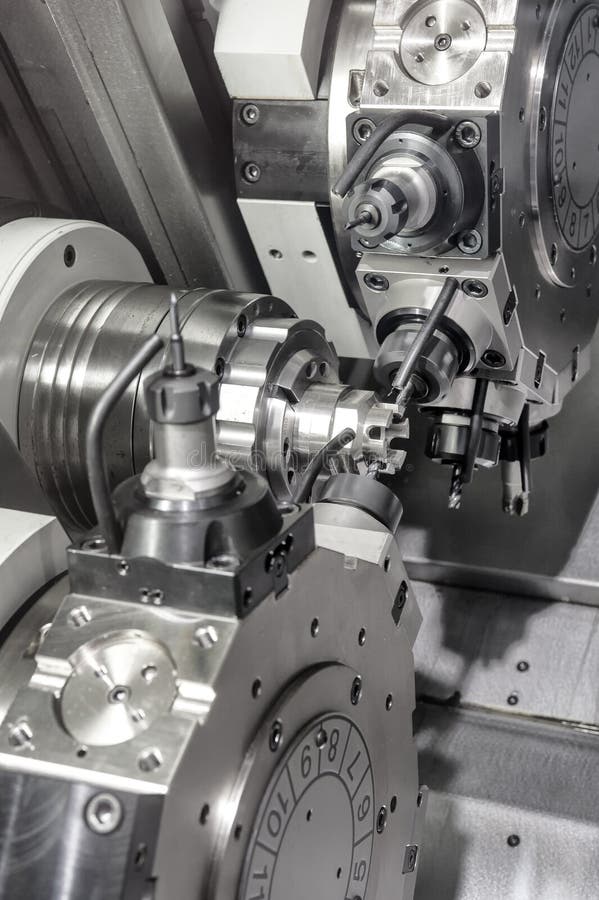 Draaibank, CNC-freesmachine Stock Afbeelding - Image of klem, machines ...