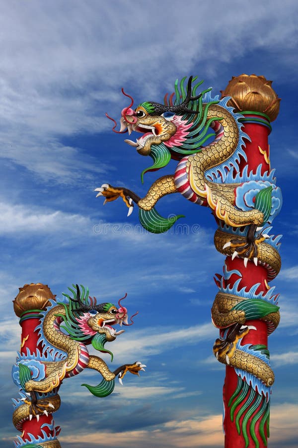 Dragón En Poste En Templo Chino Foto de archivo - Imagen de arte ...
