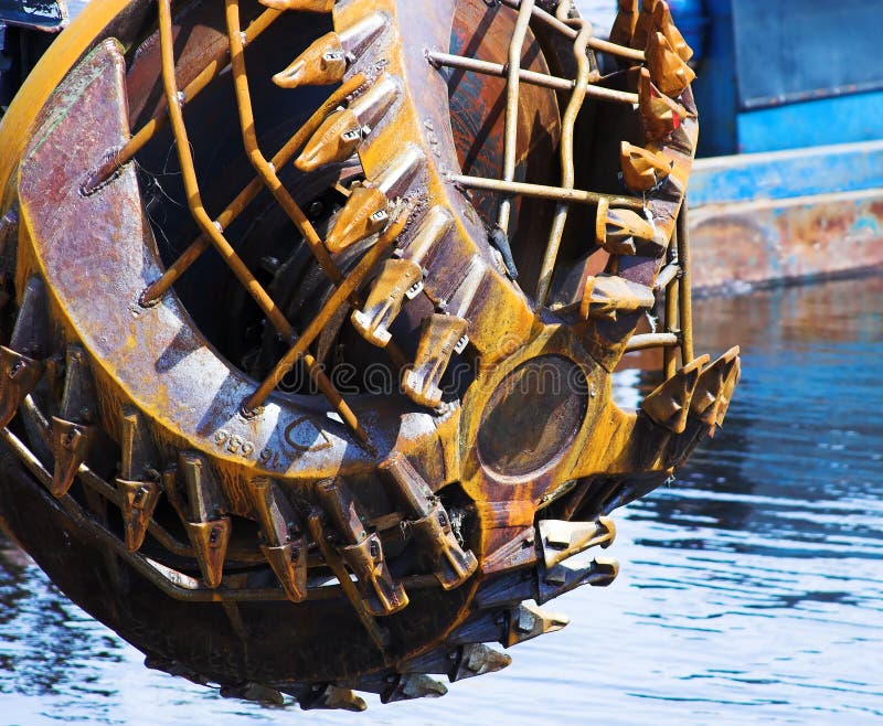 Draga imagen de archivo. Imagen de ondas, puerto, riga - 848151