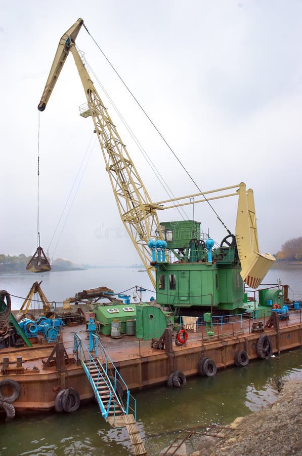 Una Draga De La Succión Del Cortador Foto de archivo - Imagen de draga ...