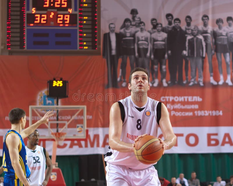 Dragan Labovic editorial photo. Image of billboard, samara - 23447426