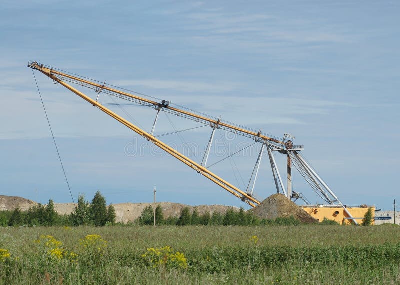 Dragline in open pit stock image. Image of clouds, drilling - 14784953