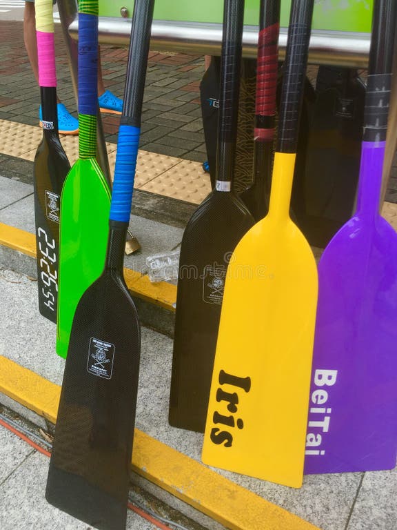 Dragon boat paddle editorial photo. Image of boat, dragon - 78490251