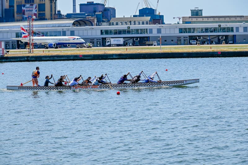 Training Session of Thames Dragon Boat in Newham Editorial Stock Photo ...