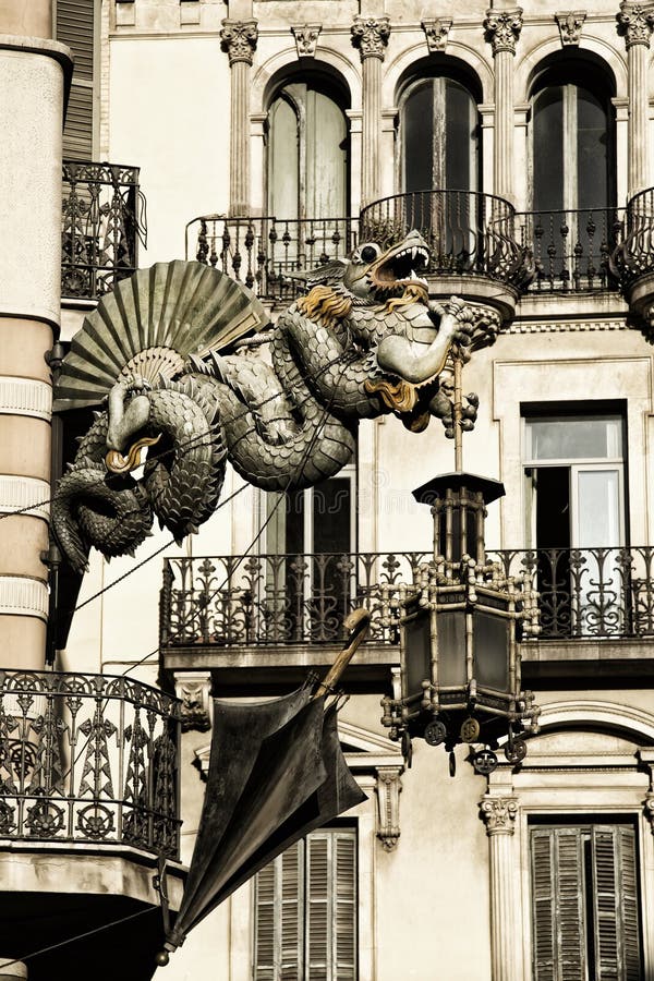 Dragon building pole stock photo. Image of gold, body - 34207934