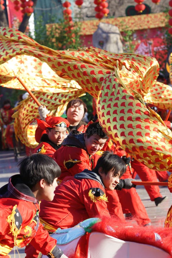 Dragon dance editorial image. Image of holidays, china - 23051850