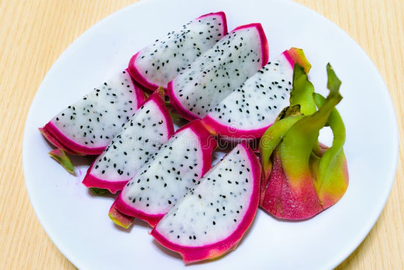 Dragon Fruit (Pitaya) on Plate Stock Image - Image of fiber, pitahaya ...