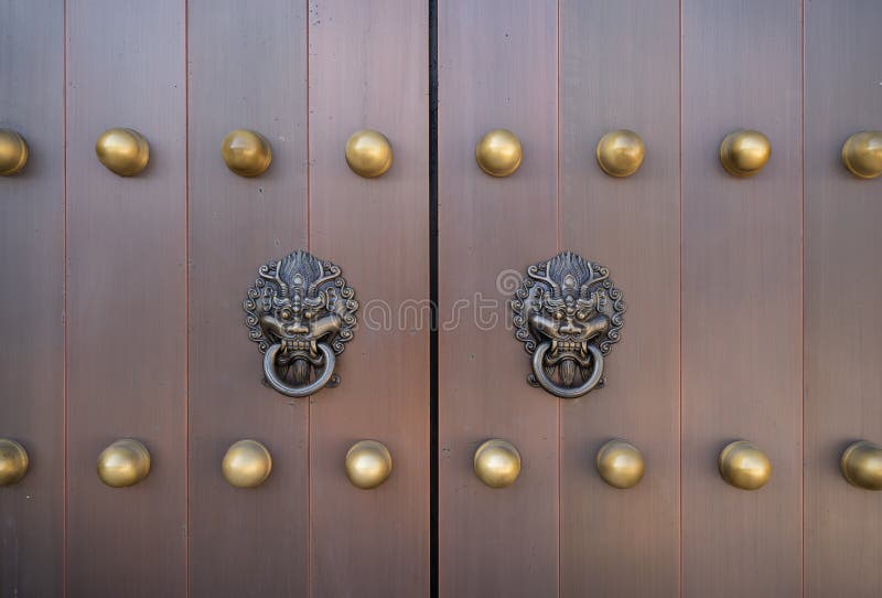 Large Wooden Ring Circle Front Porch Stock Photos - Free & Royalty-Free ...