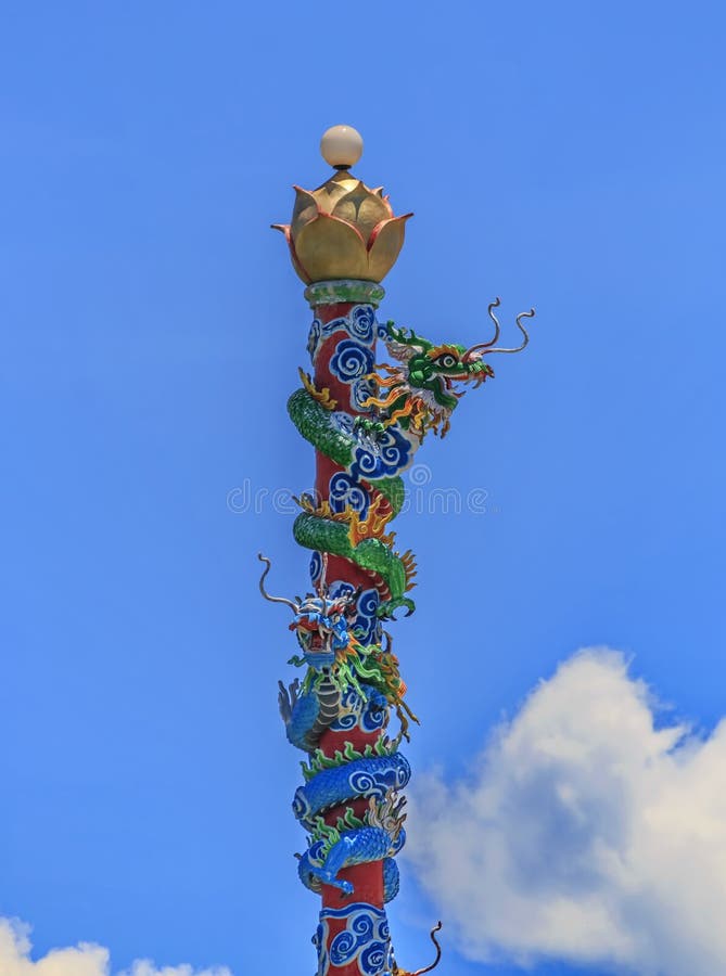 Dragon Statue Behind the Sky Stock Image - Image of golden, animal ...