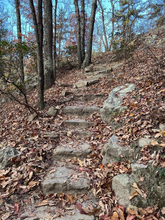 Dragons Tooth Trail in Virginia Stock Photo - Image of soil, autumn ...