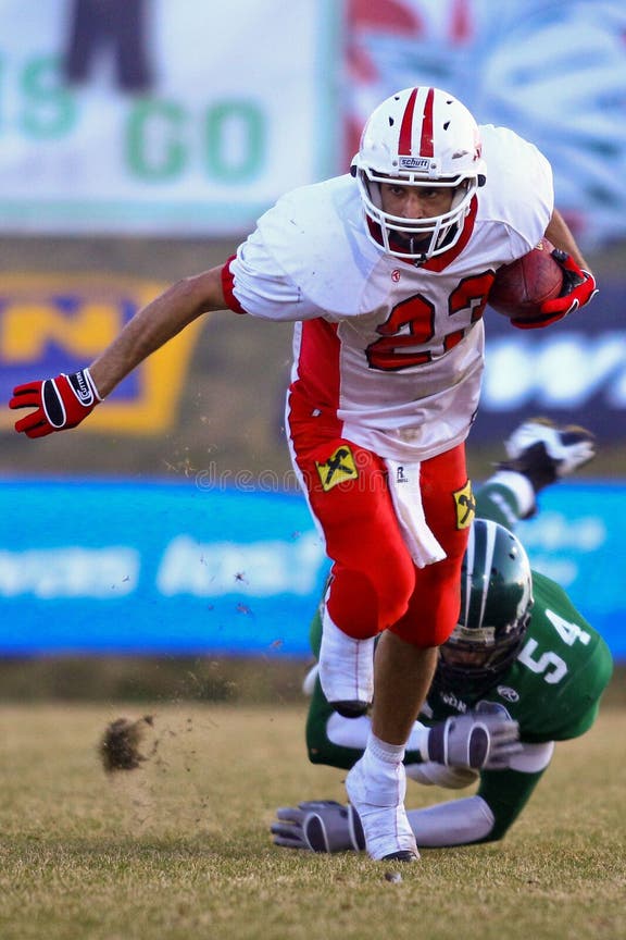 Dragons vs. Bulls editorial stock image. Image of football - 15655589