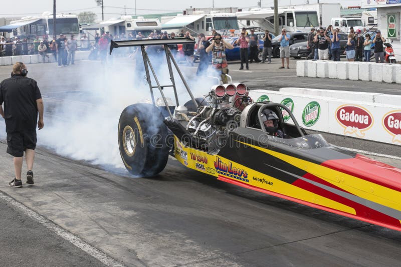 Dragster redactionele stock foto. Image of racen, band - 26213018