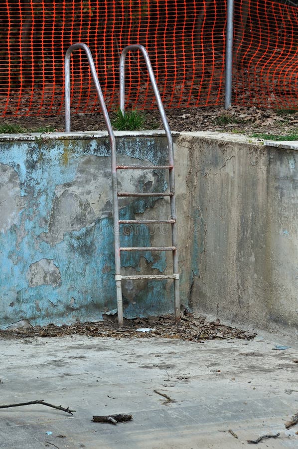 1,038 Empty Old Swimming Pool Stock Photos - Free & Royalty-Free Stock ...