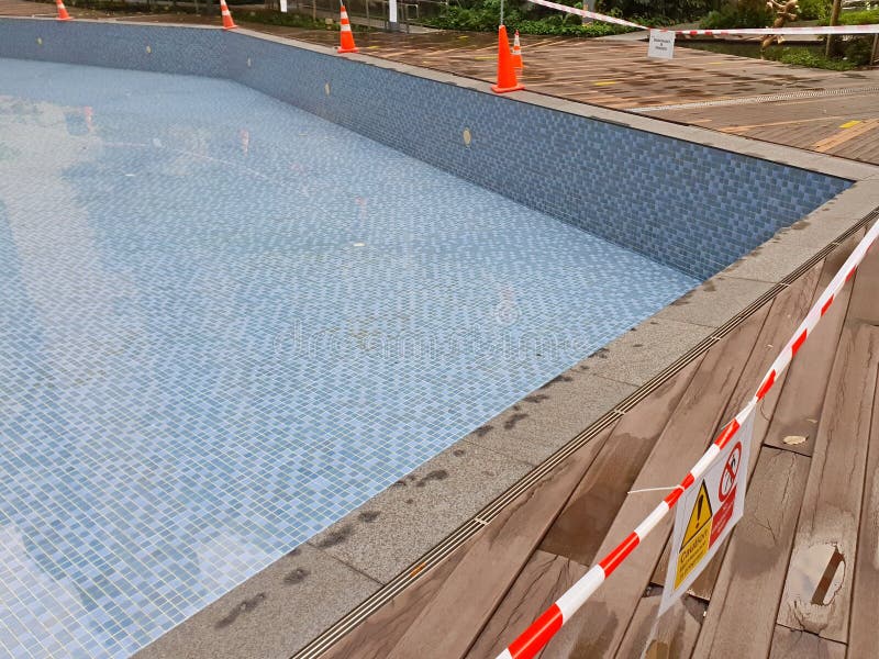 Drained swimming pool stock photo. Image of sign, empty - 289744404