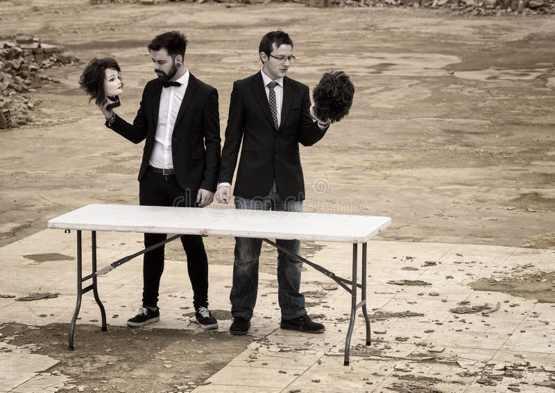 Drama stock foto. Image of hoofden, pensief, drama, angstaanjagend ...