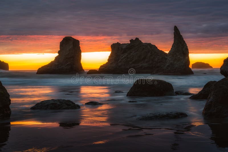 Dramatic and Beautiful Rock Formations at the Oregon Coast. Stock Photo ...