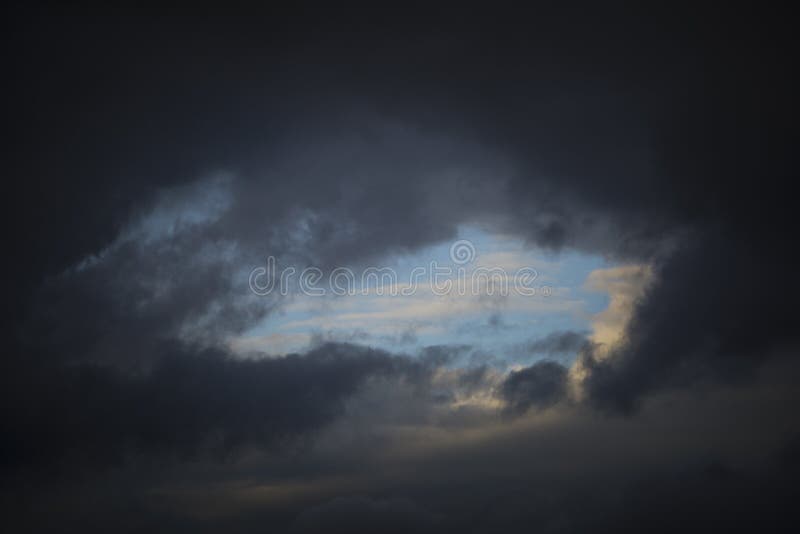 Dramatic Cloud Formation’s Showing Unique and Changing Natural ...