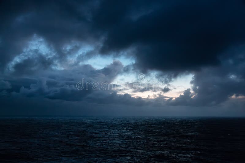 Dramatic Colorful Sunrise Sky Over North Atlantic Ocean. Cloudscape ...