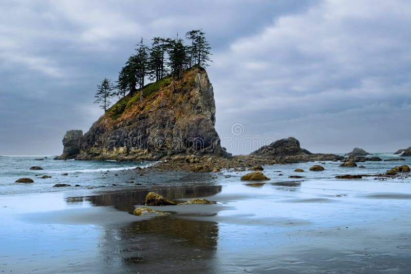 Dramatic and Gorgeous Sea Stack at Second Beach of Olympic National ...