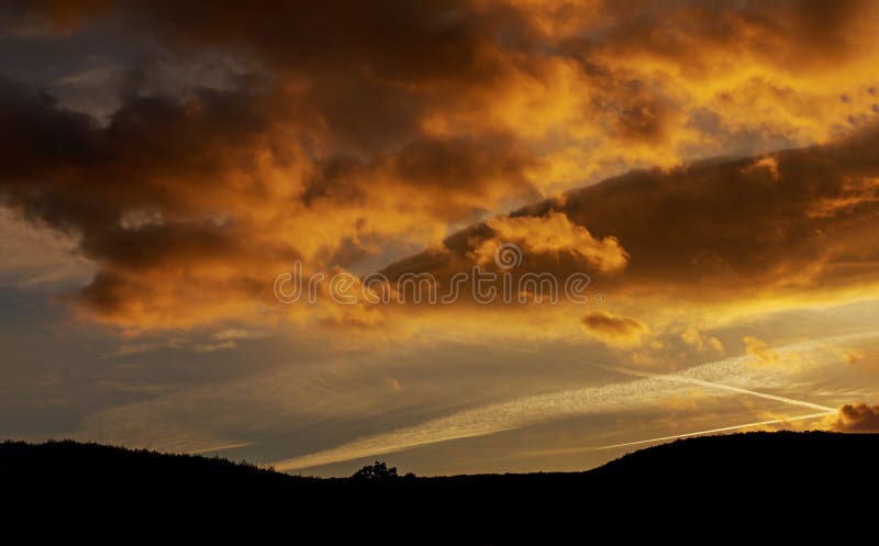 Magic Sunset View Seascape with Beautiful Colorful Sky, Sun and Clouds ...