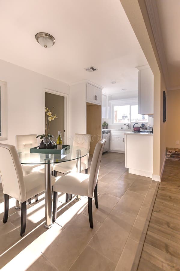 Dramatic Natural Lighting for the Kitchen Table in San Diego Home Stock ...
