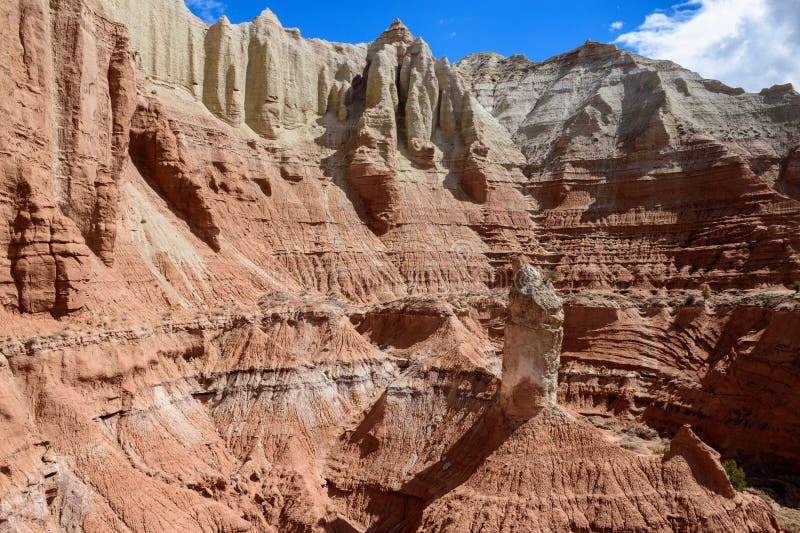 Dramatic Rock Formations and Cliffs in Kodachrome Basin State Park ...