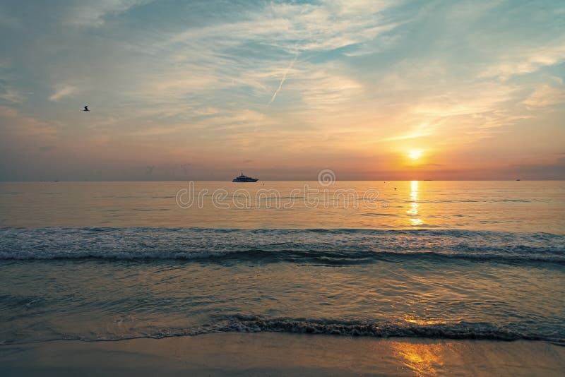 Dramatic Seascape Horizon at Sunset. Summer Seascape Horizon at Sunset ...