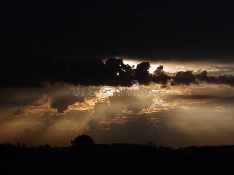 Dramatic sky stock image. Image of horizontal, dusk, illumination - 674163