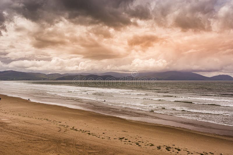 Inch Beach on the Dingle Peninsula. Stock Photo - Image of horizon ...
