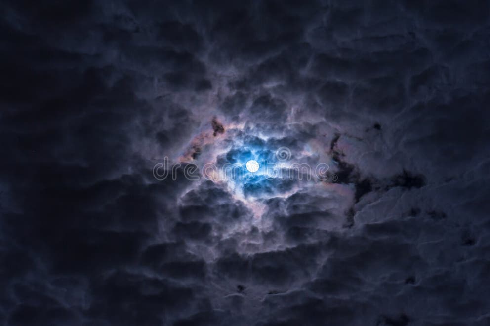 Dramatic Sky stock photo. Image of moon, glowing, scare - 33932026