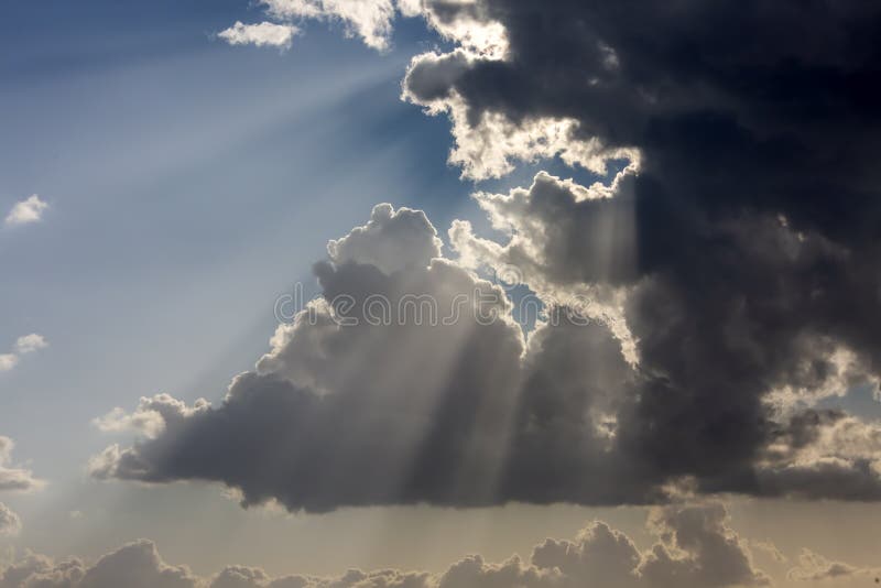 Dramatic Sky and Sun Rays Background. Sunbeams Light and Moody ...