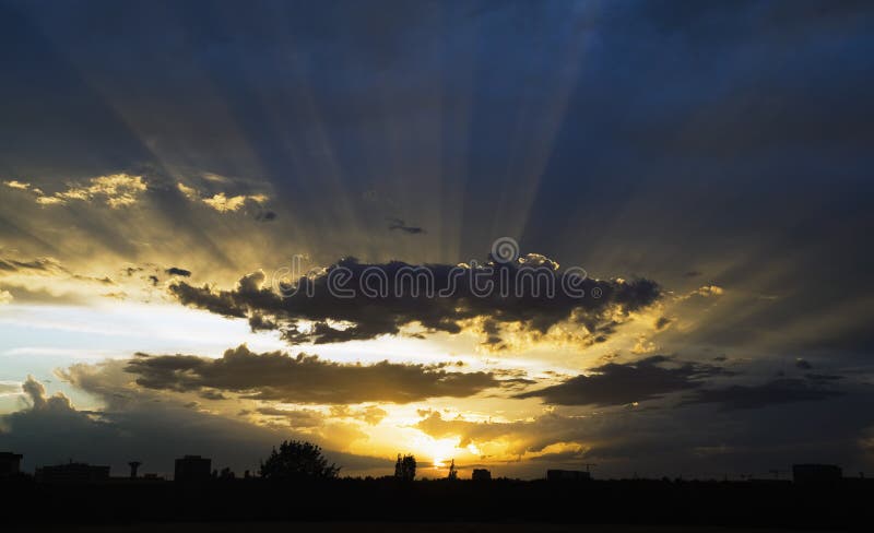 Dramatic sunset stock photo. Image of rays, outdoor, scape - 9926500
