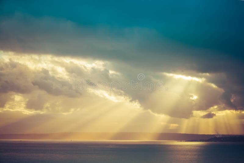 132 Piercing Light Rays Clouds Photos - Free & Royalty-Free Stock ...