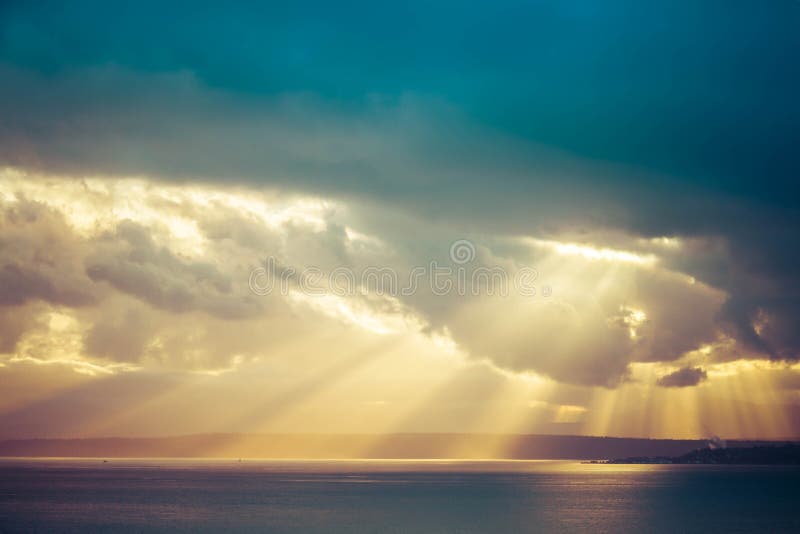 132 Piercing Light Rays Clouds Photos - Free & Royalty-Free Stock ...
