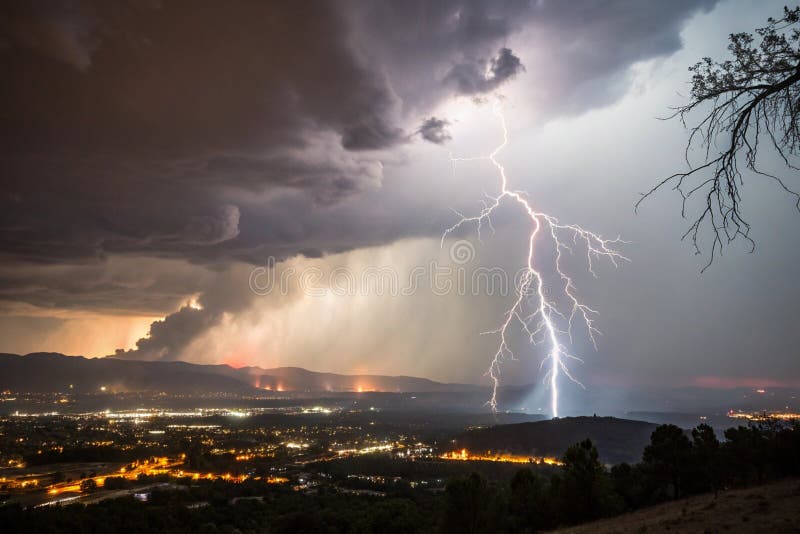 Thunderstorm Displays Stock Illustrations – 101 Thunderstorm Displays ...