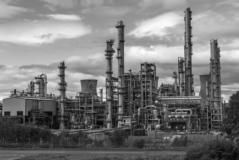 Dramatic View of a UK Oil Refinery Stock Photo - Image of factory ...