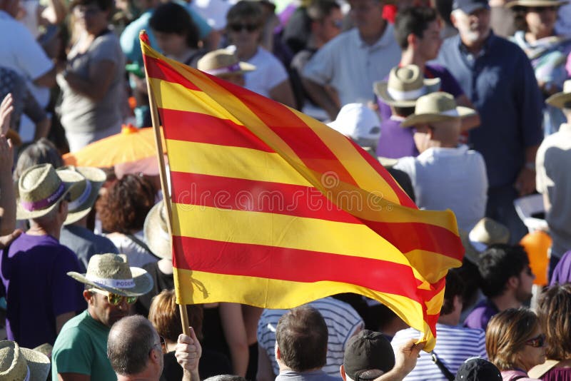 Drapeau catalan image éditorial. Image du ensuite, indépendance - 82847440