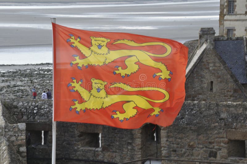 Drapeau De La Normandie Au Mont Saint Michel Photo stock - Image du ...