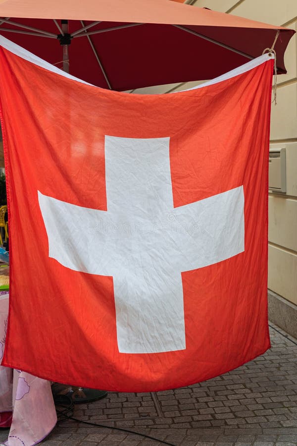 Drapeau suisse image stock. Image du rouge, indicateur - 161371549