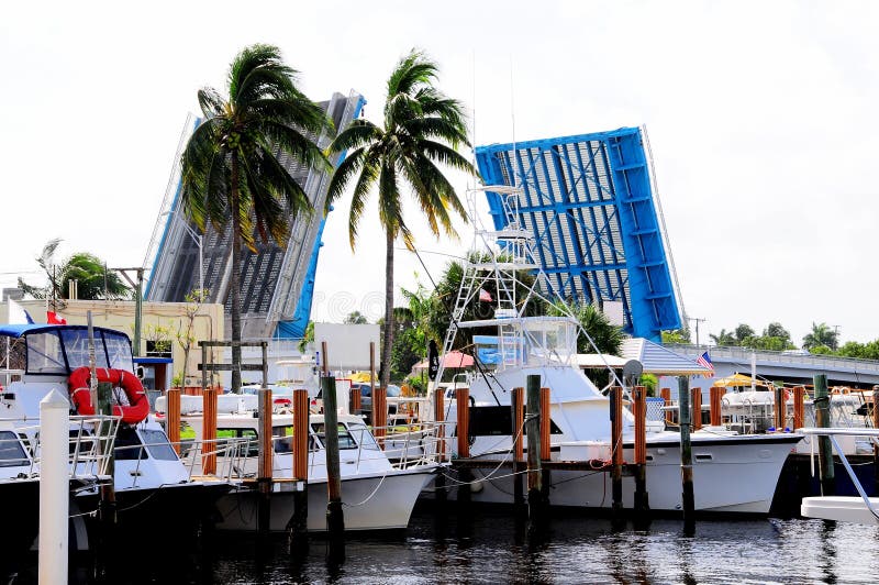 Drawbridge & Boats, South Florida Stock Image - Image of bridge, little ...
