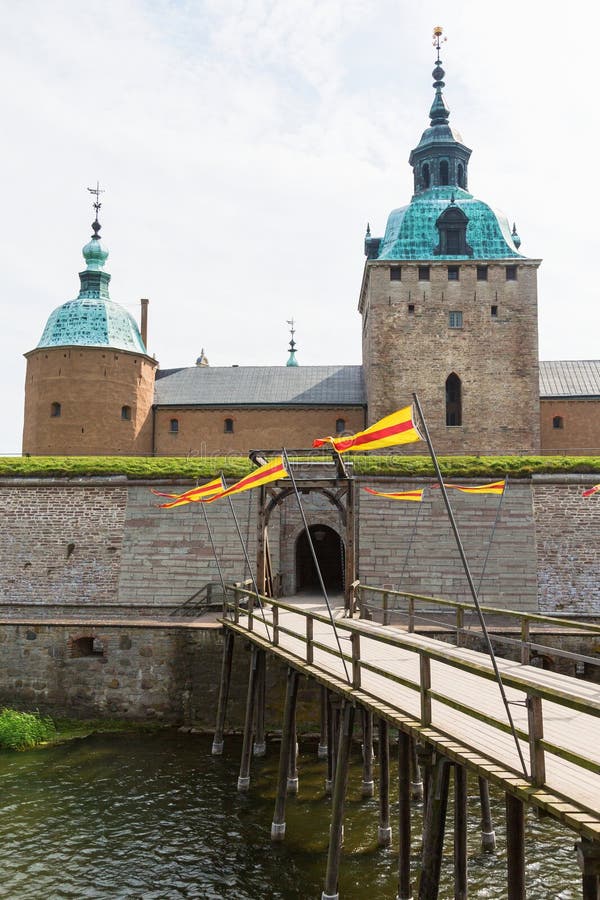 Drawbridge to the fortress editorial stock photo. Image of wall - 277304188
